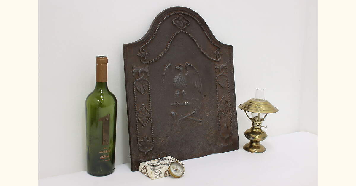 English Antique 1600s Cast Iron Fireplace Hearth Fireback